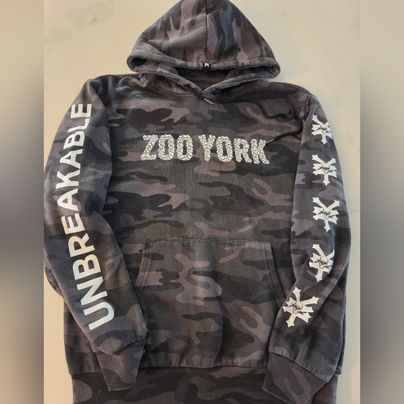 Zoo York | Sweaters | Zoo York Skulls And Grayscale Camouflage Hoodie ...